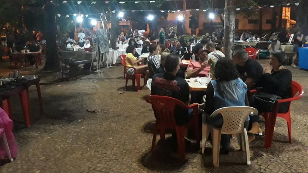 Praça das Bandeiras recebe a 4º edição da Feira da Lua - Portal Morada